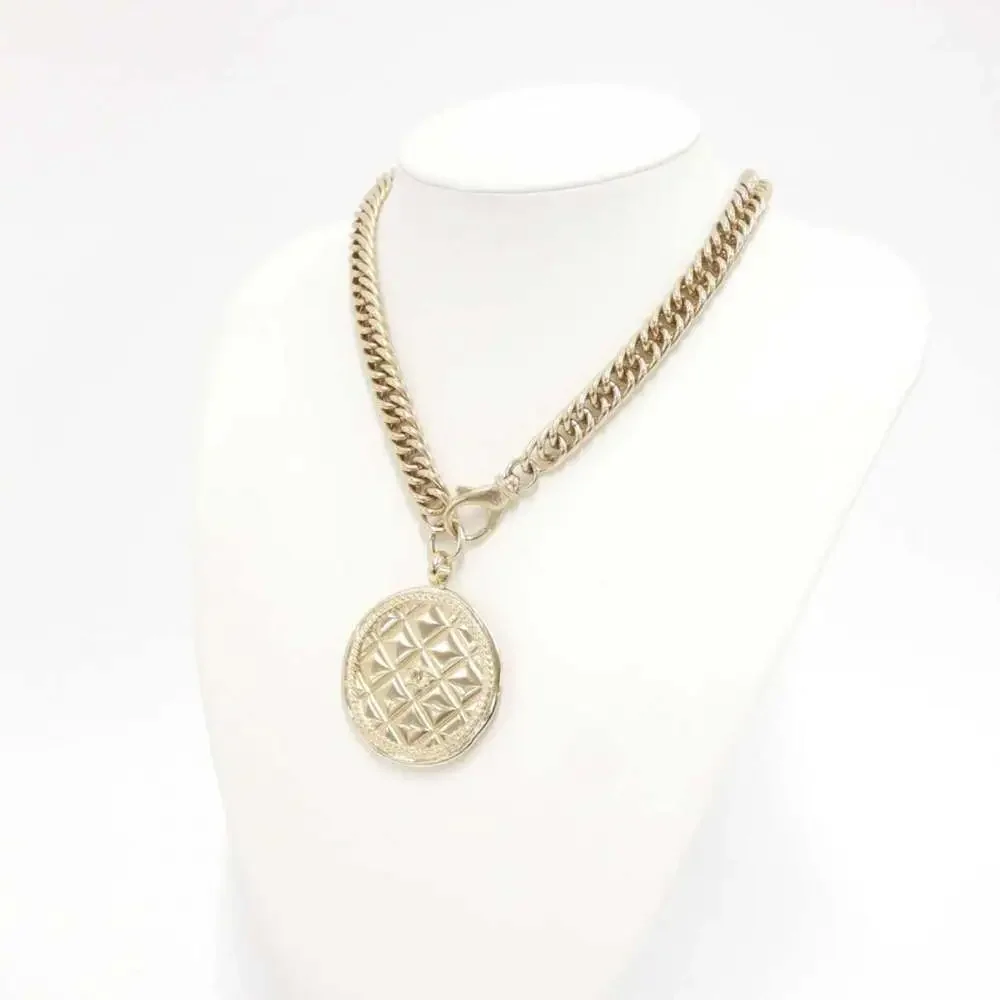 CHANEL | Jewelry | Chanel Authentic Gold Necklace | Poshmark